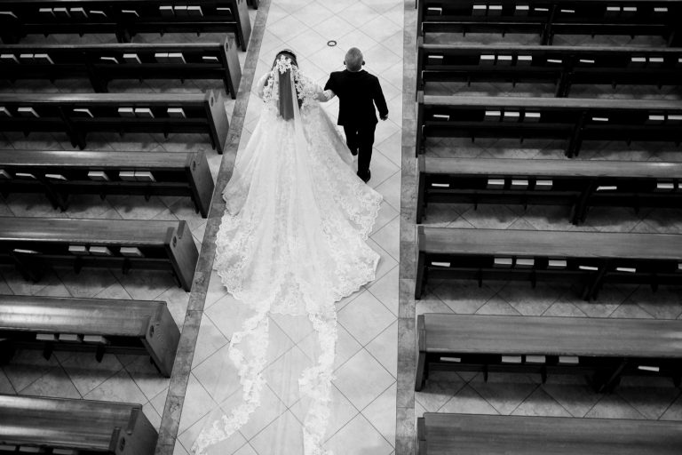 An Extravagant and Modern Four Seasons Wedding - Kristen Weaver Photography