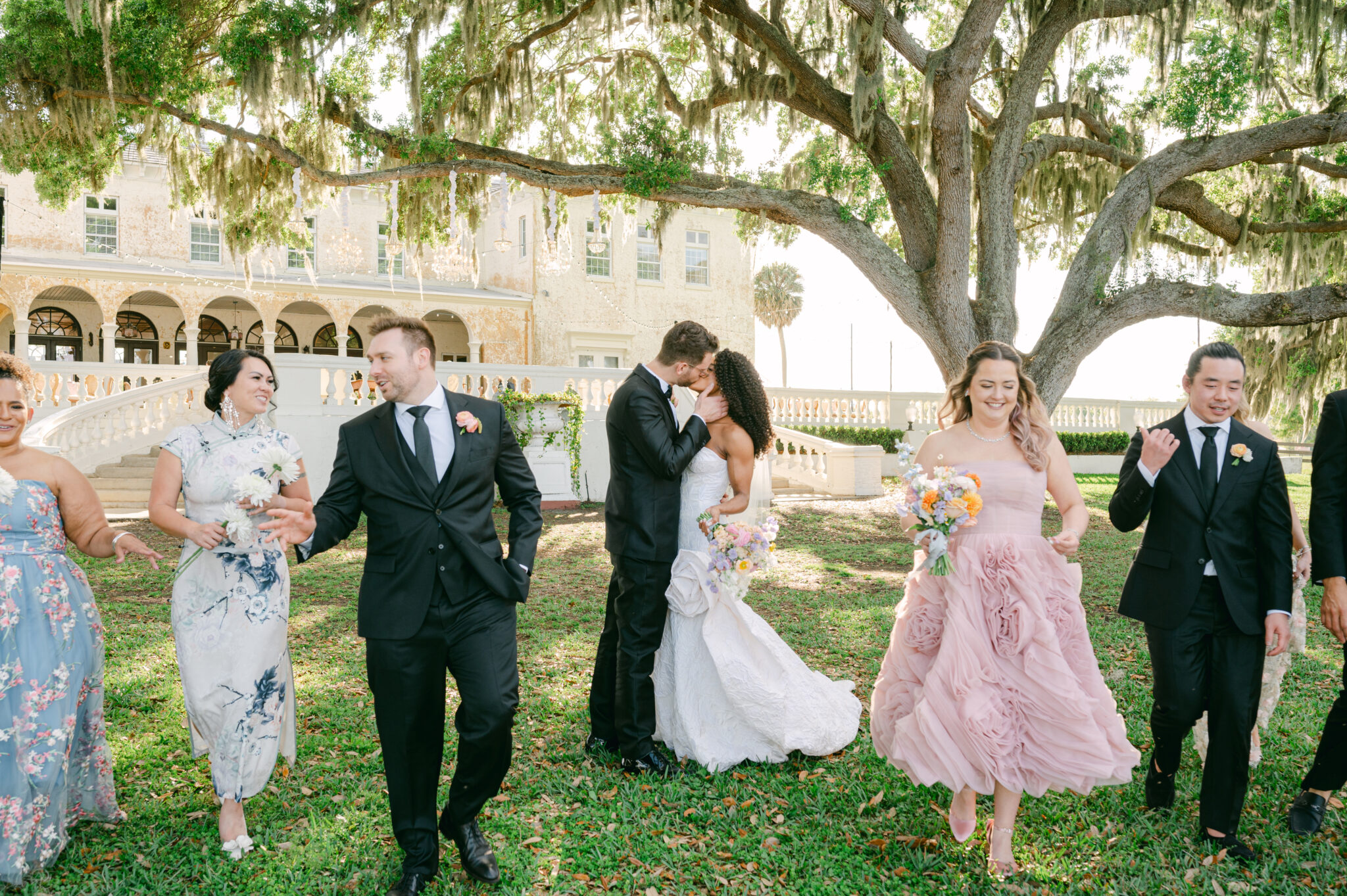 This Bella Cosa Wedding featured on Style Me Pretty - Kristen Weaver ...