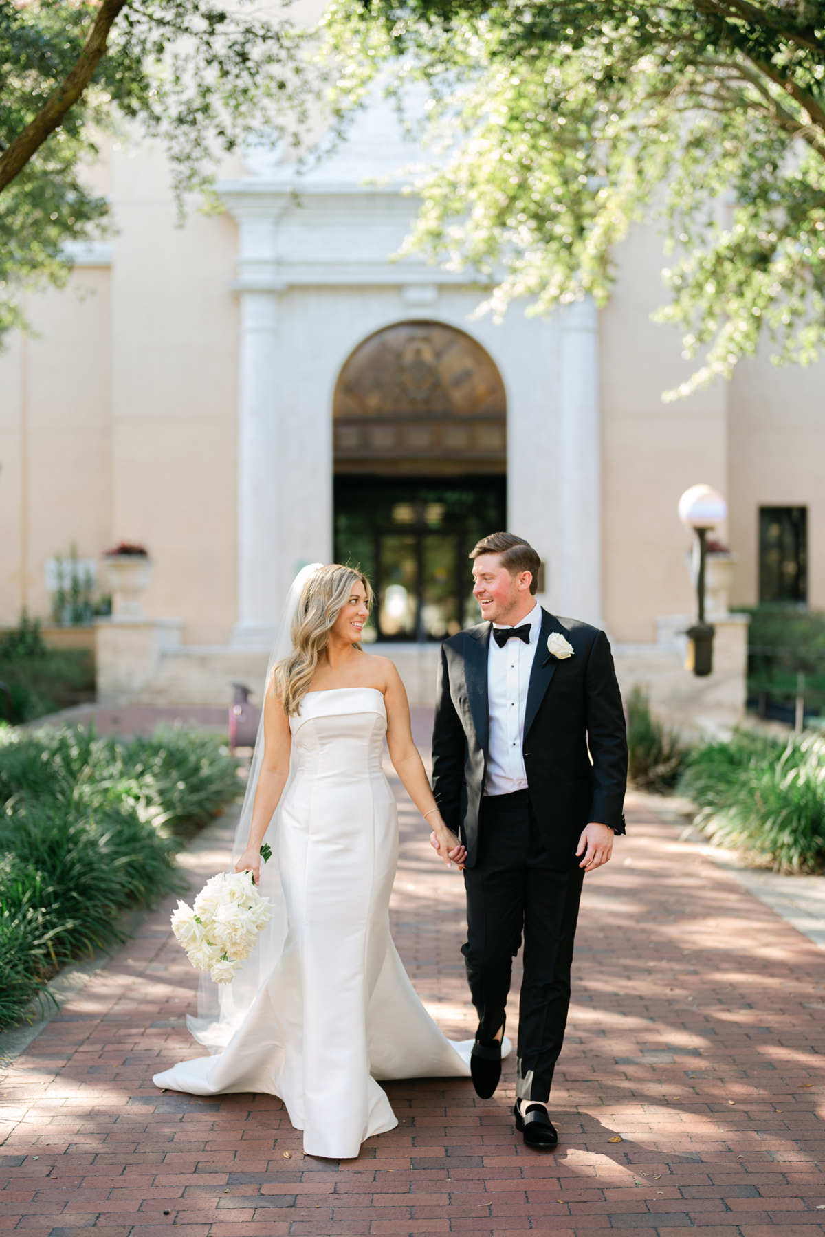 Classic Knowles Chapel Wedding at Rollins College - Kristen Weaver ...